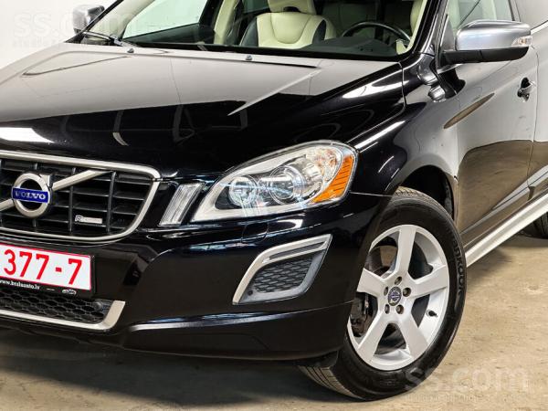 Black Volvo XC60 2011 in Jurmala, with an engine capacity of 2.40 L and mileage of 308 thousand km for 10450 €, photo 2 on AUTOMOTO.COM.LV