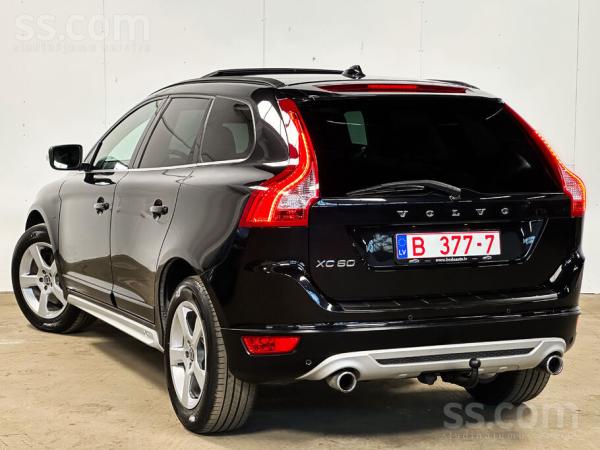 Black Volvo XC60 2011 in Jurmala, with an engine capacity of 2.40 L and mileage of 308 thousand km for 10450 €, photo 6 on AUTOMOTO.COM.LV