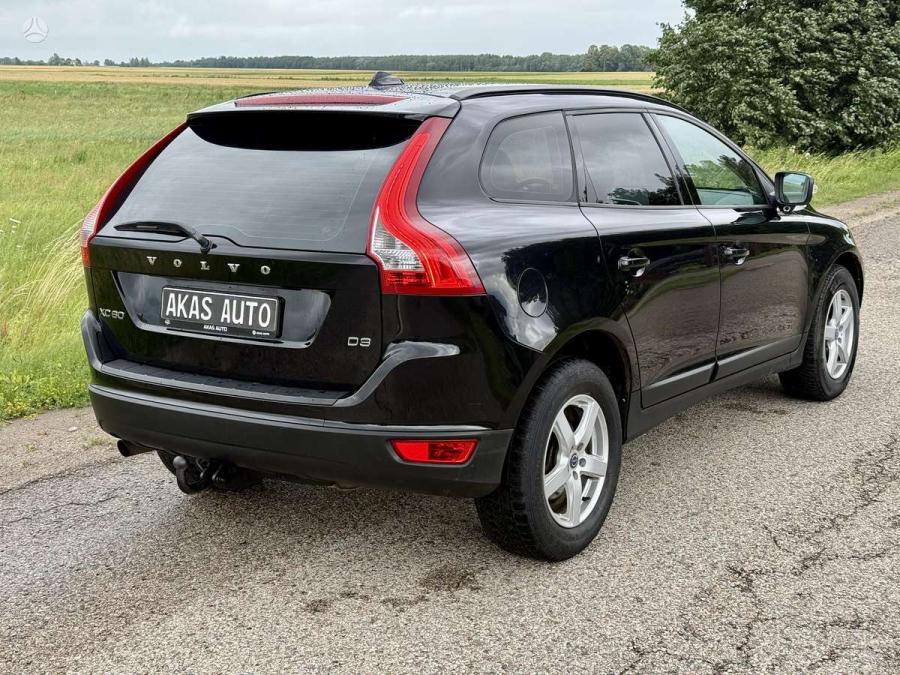 Melns Volvo XC60 2011 Šauļi, ar dzinēja tilpumu 1.98 L un nobraukumu 305 tūkst. km par 8000 €, foto 4 vietnē AUTOMOTO.COM.LV