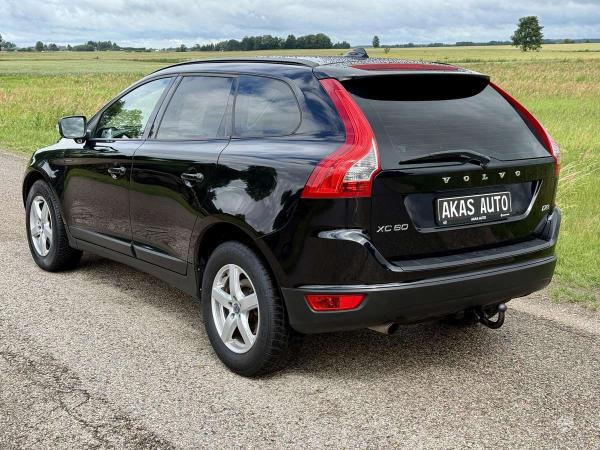 Black Volvo XC60 2011 in Siauliai, with an engine capacity of 1.98 L and mileage of 305 thousand km for 8000 €, photo 4 on AUTOMOTO.COM.LV