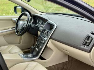 Melns Volvo XC60 2011 Šauļi, ar dzinēja tilpumu 1.98 L un nobraukumu 305 tūkst. km par 8000 €, foto 12 vietnē AUTOMOTO.COM.LV