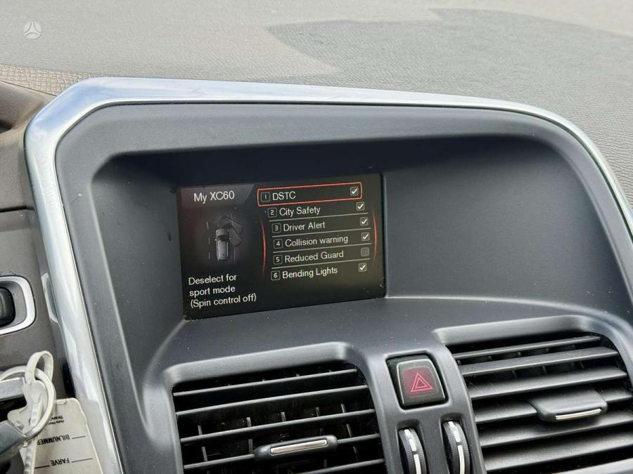 Melns Volvo XC60 2011 Šauļi, ar dzinēja tilpumu 1.98 L un nobraukumu 305 tūkst. km par 8000 €, foto 14 vietnē AUTOMOTO.COM.LV