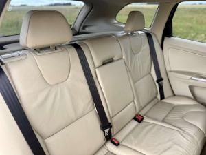 Melns Volvo XC60 2011 Šauļi, ar dzinēja tilpumu 1.98 L un nobraukumu 305 tūkst. km par 8000 €, foto 23 vietnē AUTOMOTO.COM.LV