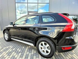 Black Volvo XC60 2011 in Siauliai, with an engine capacity of 3.20 L and mileage of 195 thousand km for 6500 €, photo 5 on AUTOMOTO.COM.LV