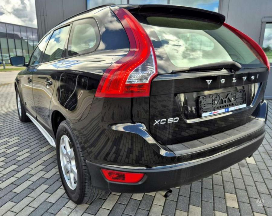 Black Volvo XC60 2011 in Siauliai, with an engine capacity of 3.20 L and mileage of 195 thousand km for 6500 €, photo 6 on AUTOMOTO.COM.LV