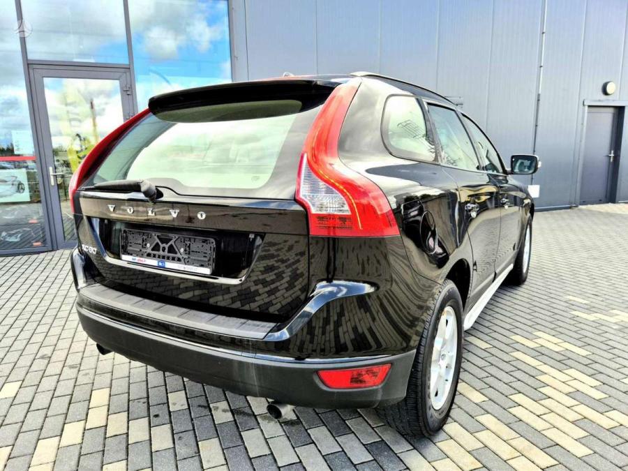 Black Volvo XC60 2011 in Siauliai, with an engine capacity of 3.20 L and mileage of 195 thousand km for 6500 €, photo 7 on AUTOMOTO.COM.LV