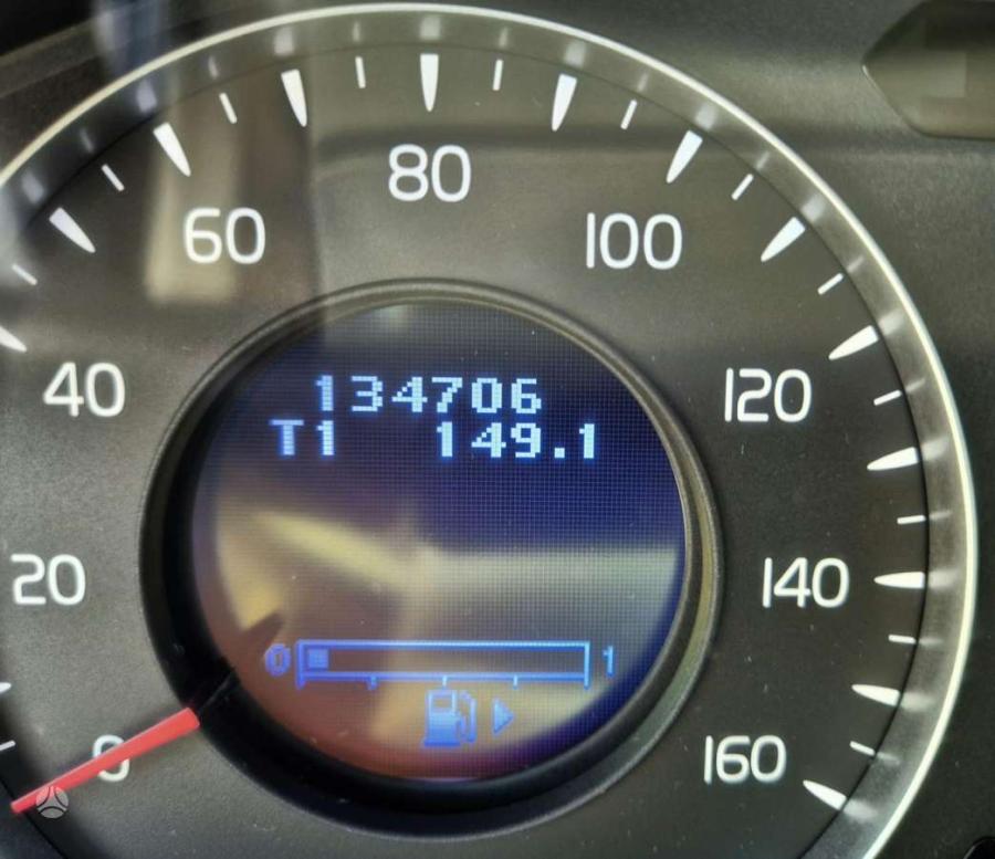 Black Volvo XC60 2011 in Siauliai, with an engine capacity of 3.20 L and mileage of 195 thousand km for 6500 €, photo 14 on AUTOMOTO.COM.LV