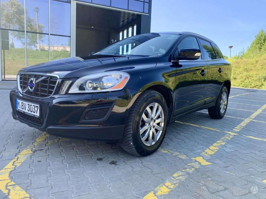 Melns Volvo XC60 2011 Viļņa, ar dzinēja tilpumu 2.40 L un nobraukumu 260 tūkst. km par 8500 €, foto 1 vietnē AUTOMOTO.COM.LV