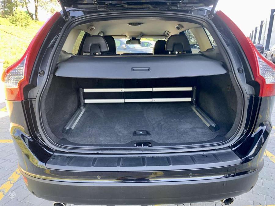 Melns Volvo XC60 2011 Viļņa, ar dzinēja tilpumu 2.40 L un nobraukumu 260 tūkst. km par 8500 €, foto 10 vietnē AUTOMOTO.COM.LV