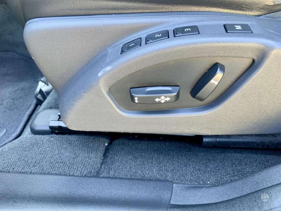Melns Volvo XC60 2011 Viļņa, ar dzinēja tilpumu 2.40 L un nobraukumu 260 tūkst. km par 8500 €, foto 15 vietnē AUTOMOTO.COM.LV