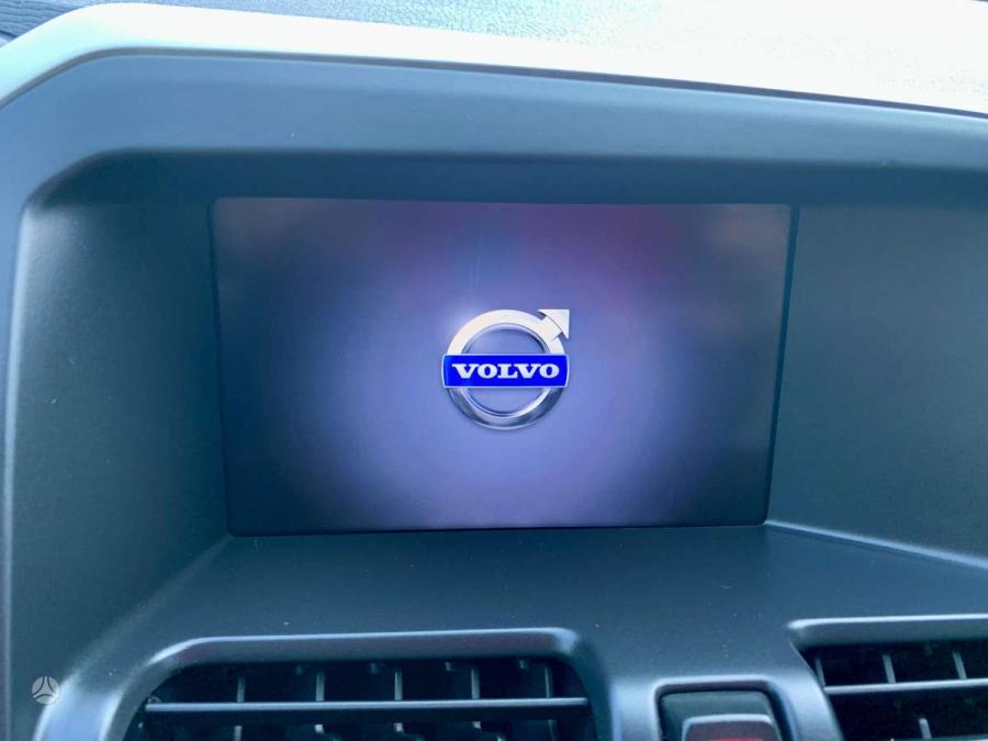 Melns Volvo XC60 2011 Viļņa, ar dzinēja tilpumu 2.40 L un nobraukumu 260 tūkst. km par 8500 €, foto 18 vietnē AUTOMOTO.COM.LV