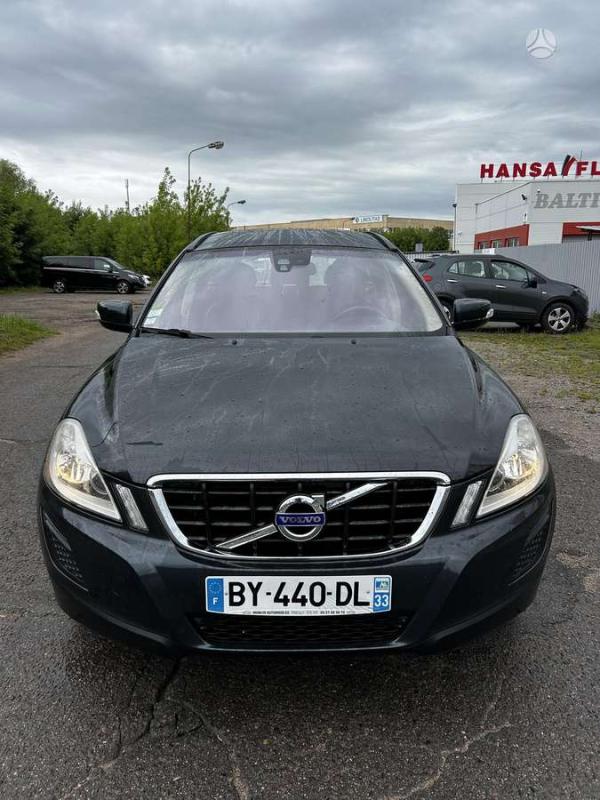 Melns Volvo XC60 2011 Panevēža, ar dzinēja tilpumu 2.40 L un nobraukumu 245 tūkst. km par 6900 €, foto 3 vietnē AUTOMOTO.COM.LV