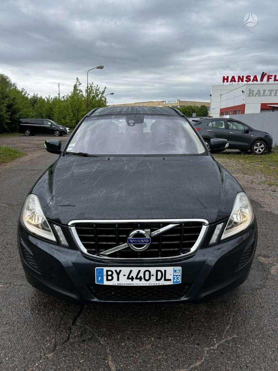 Melns Volvo XC60 2011 Panevēža, ar dzinēja tilpumu 2.40 L un nobraukumu 245 tūkst. km par 6900 €, foto 4 vietnē AUTOMOTO.COM.LV