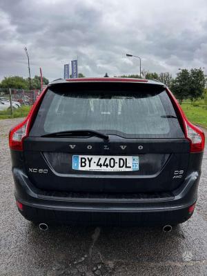 Melns Volvo XC60 2011 Panevēža, ar dzinēja tilpumu 2.40 L un nobraukumu 245 tūkst. km par 6900 €, foto 7 vietnē AUTOMOTO.COM.LV