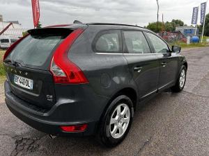 Melns Volvo XC60 2011 Panevēža, ar dzinēja tilpumu 2.40 L un nobraukumu 245 tūkst. km par 6900 €, foto 8 vietnē AUTOMOTO.COM.LV