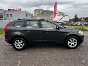 Melns Volvo XC60 2011 Panevēža, ar dzinēja tilpumu 2.40 L un nobraukumu 245 tūkst. km par 6900 €, foto 9 vietnē AUTOMOTO.COM.LV