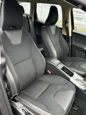 Melns Volvo XC60 2011 Panevēža, ar dzinēja tilpumu 2.40 L un nobraukumu 245 tūkst. km par 6900 €, foto 10 vietnē AUTOMOTO.COM.LV