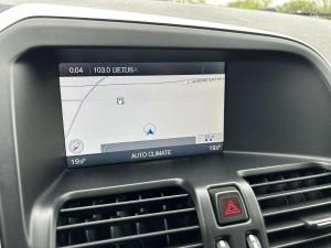 Melns Volvo XC60 2011 Panevēža, ar dzinēja tilpumu 2.40 L un nobraukumu 245 tūkst. km par 6900 €, foto 20 vietnē AUTOMOTO.COM.LV