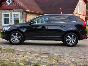 Black Volvo XC60 2011 in Riga, with an engine capacity of 2.40 L and mileage of 385 thousand km for 8950 €, photo 3 on AUTOMOTO.COM.LV