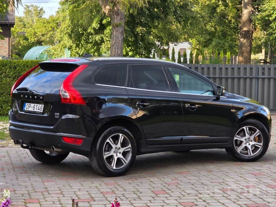 Black Volvo XC60 2011 in Riga, with an engine capacity of 2.40 L and mileage of 385 thousand km for 8950 €, photo 6 on AUTOMOTO.COM.LV