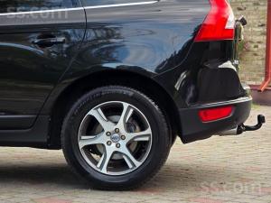 Black Volvo XC60 2011 in Riga, with an engine capacity of 2.40 L and mileage of 385 thousand km for 8950 €, photo 11 on AUTOMOTO.COM.LV