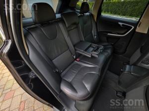 Black Volvo XC60 2011 in Riga, with an engine capacity of 2.40 L and mileage of 385 thousand km for 8950 €, photo 17 on AUTOMOTO.COM.LV