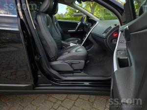 Black Volvo XC60 2011 in Riga, with an engine capacity of 2.40 L and mileage of 385 thousand km for 8950 €, photo 21 on AUTOMOTO.COM.LV