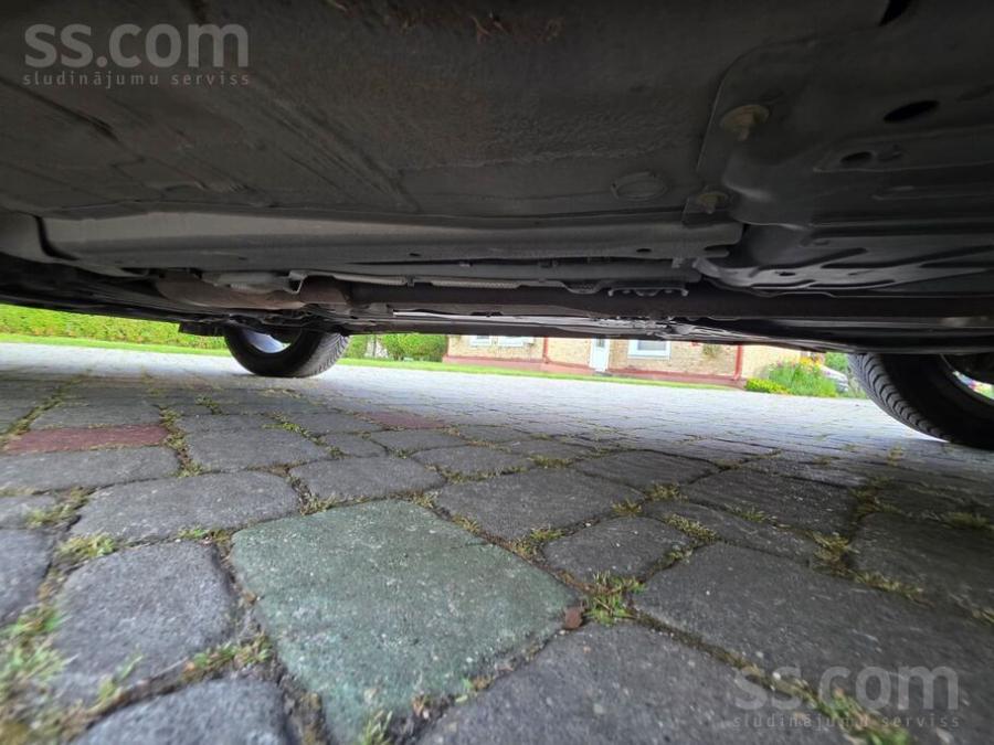 Black Volvo XC60 2011 in Riga, with an engine capacity of 2.40 L and mileage of 385 thousand km for 8950 €, photo 33 on AUTOMOTO.COM.LV