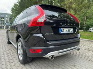 Black Volvo XC60 2011 in Vilnius, with an engine capacity of 1.98 L and mileage of 289 thousand km for 9499 €, photo 6 on AUTOMOTO.COM.LV