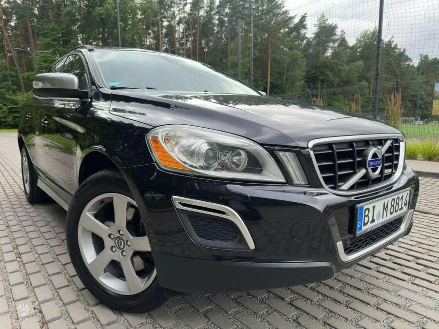 Black Volvo XC60 2011 in Vilnius, with an engine capacity of 1.98 L and mileage of 289 thousand km for 9499 €, photo 14 on AUTOMOTO.COM.LV