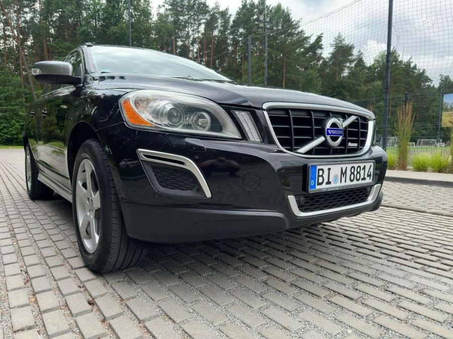Black Volvo XC60 2011 in Vilnius, with an engine capacity of 1.98 L and mileage of 289 thousand km for 9499 €, photo 15 on AUTOMOTO.COM.LV