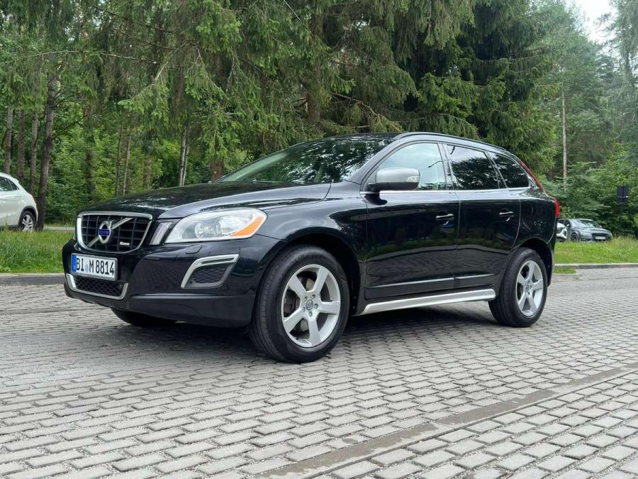 Black Volvo XC60 2011 in Vilnius, with an engine capacity of 1.98 L and mileage of 289 thousand km for 9499 €, photo 16 on AUTOMOTO.COM.LV