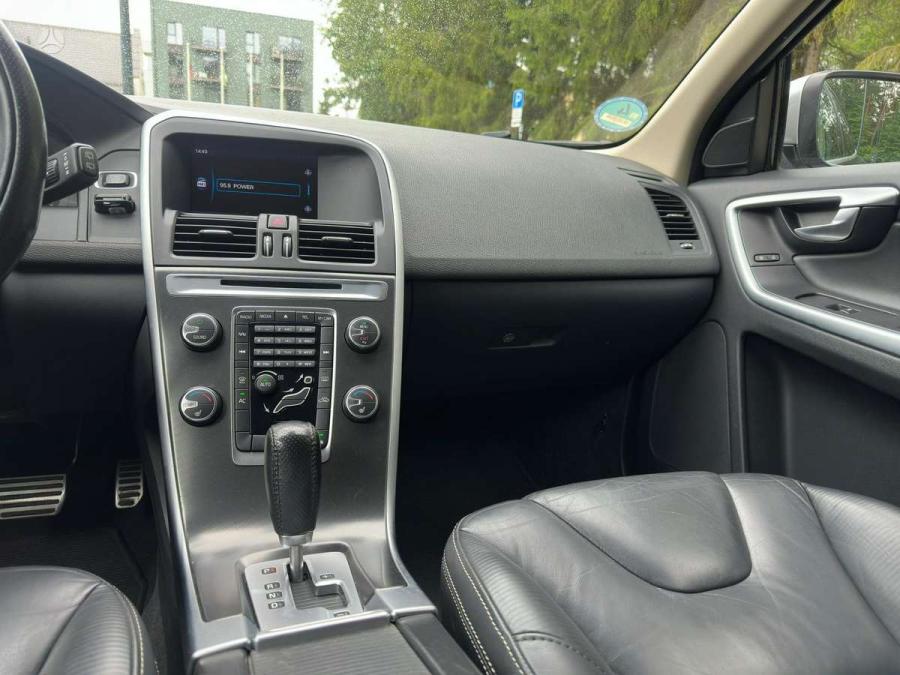 Black Volvo XC60 2011 in Vilnius, with an engine capacity of 1.98 L and mileage of 289 thousand km for 9499 €, photo 21 on AUTOMOTO.COM.LV