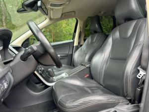 Black Volvo XC60 2011 in Vilnius, with an engine capacity of 1.98 L and mileage of 289 thousand km for 9499 €, photo 25 on AUTOMOTO.COM.LV