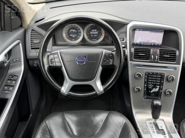 Black Volvo XC60 2011 in Riga, with an engine capacity of 2.00 L and mileage of 308 thousand km for 8500 €, photo 4 on AUTOMOTO.COM.LV