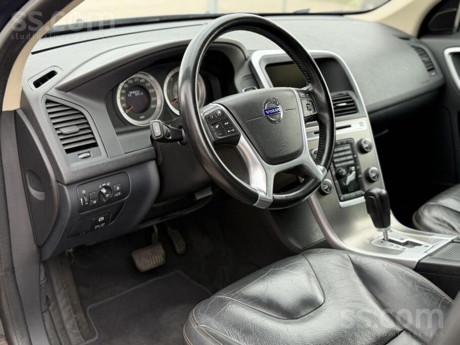 Melns Volvo XC60 2011 Rīga, ar dzinēja tilpumu 2.00 L un nobraukumu 308 tūkst. km par 8500 €, foto 7 vietnē AUTOMOTO.COM.LV