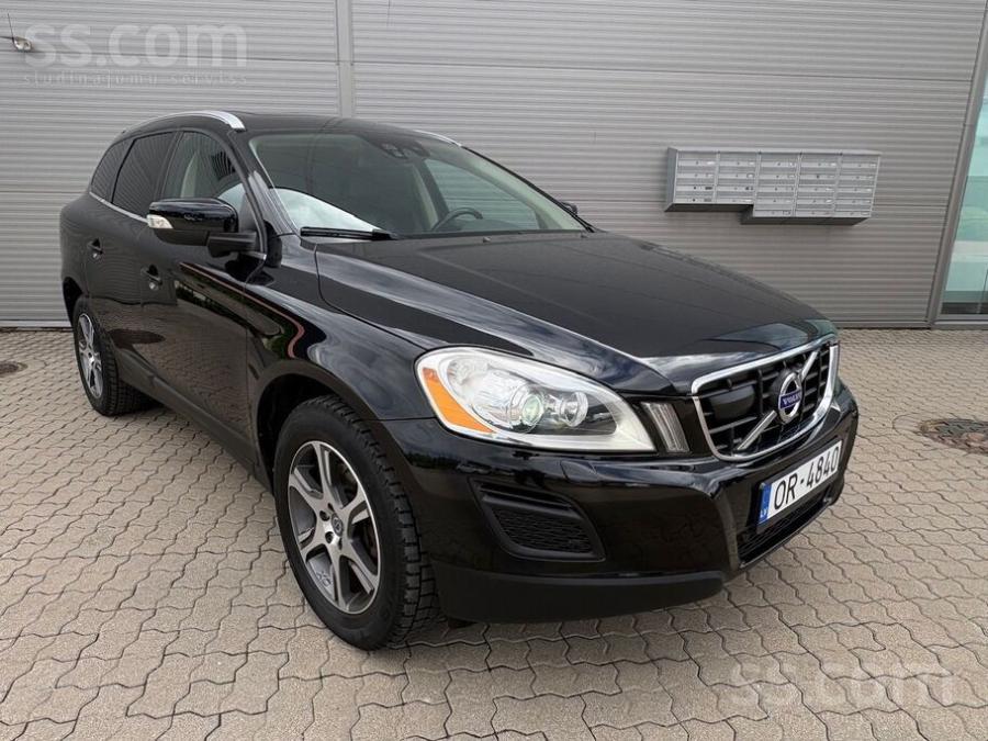 Melns Volvo XC60 2011 Rīga, ar dzinēja tilpumu 2.40 L un nobraukumu 251 tūkst. km par 7600 €, foto 4 vietnē AUTOMOTO.COM.LV