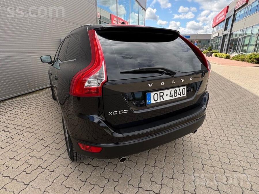 Melns Volvo XC60 2011 Rīga, ar dzinēja tilpumu 2.40 L un nobraukumu 251 tūkst. km par 7600 €, foto 7 vietnē AUTOMOTO.COM.LV