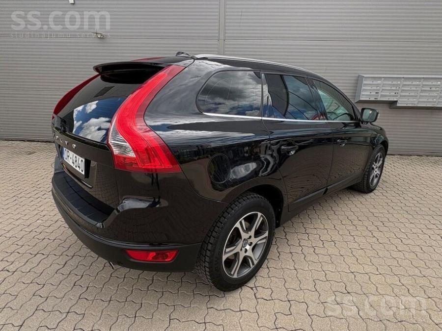 Melns Volvo XC60 2011 Rīga, ar dzinēja tilpumu 2.40 L un nobraukumu 251 tūkst. km par 7600 €, foto 8 vietnē AUTOMOTO.COM.LV