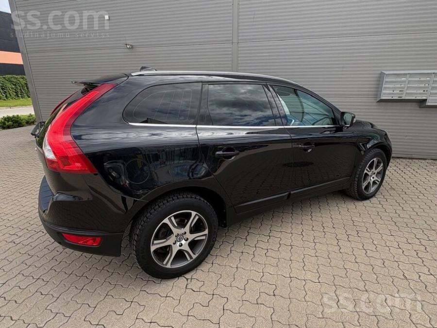 Melns Volvo XC60 2011 Rīga, ar dzinēja tilpumu 2.40 L un nobraukumu 251 tūkst. km par 7600 €, foto 9 vietnē AUTOMOTO.COM.LV