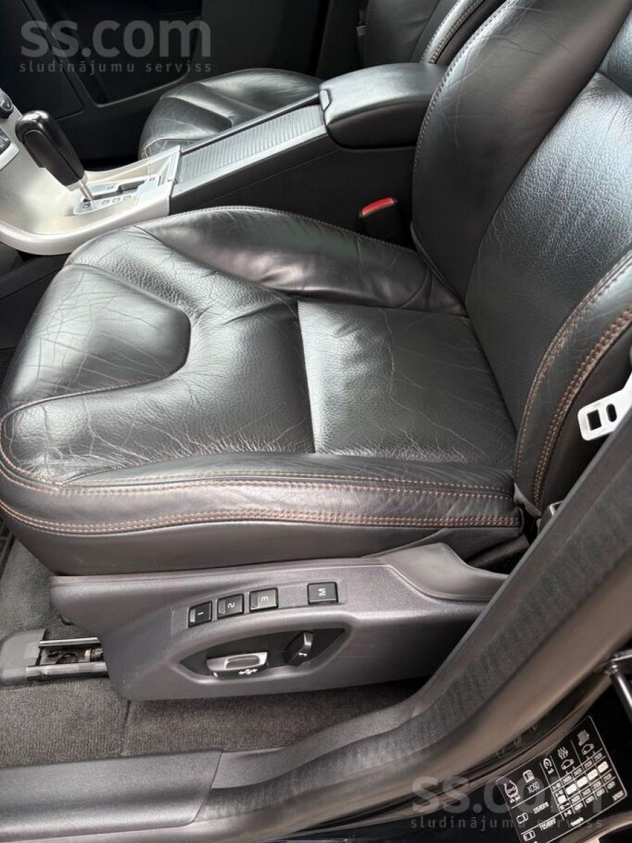 Melns Volvo XC60 2011 Rīga, ar dzinēja tilpumu 2.40 L un nobraukumu 251 tūkst. km par 7600 €, foto 11 vietnē AUTOMOTO.COM.LV