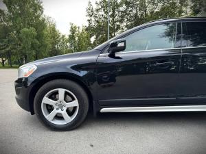 Black Volvo XC60 2011 in Jurmala, with an engine capacity of 2.40 L and mileage of 261 thousand km for 9995 €, photo 11 on AUTOMOTO.COM.LV