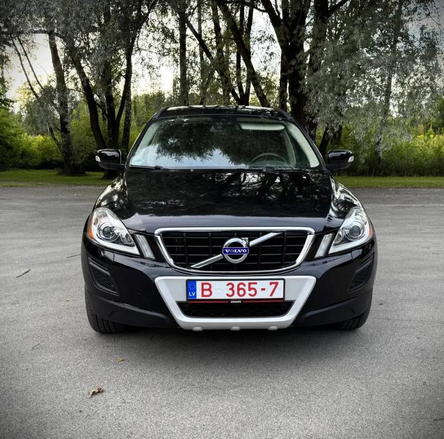 Black Volvo XC60 2011 in Jurmala, with an engine capacity of 2.40 L and mileage of 261 thousand km for 9995 €, photo 14 on AUTOMOTO.COM.LV