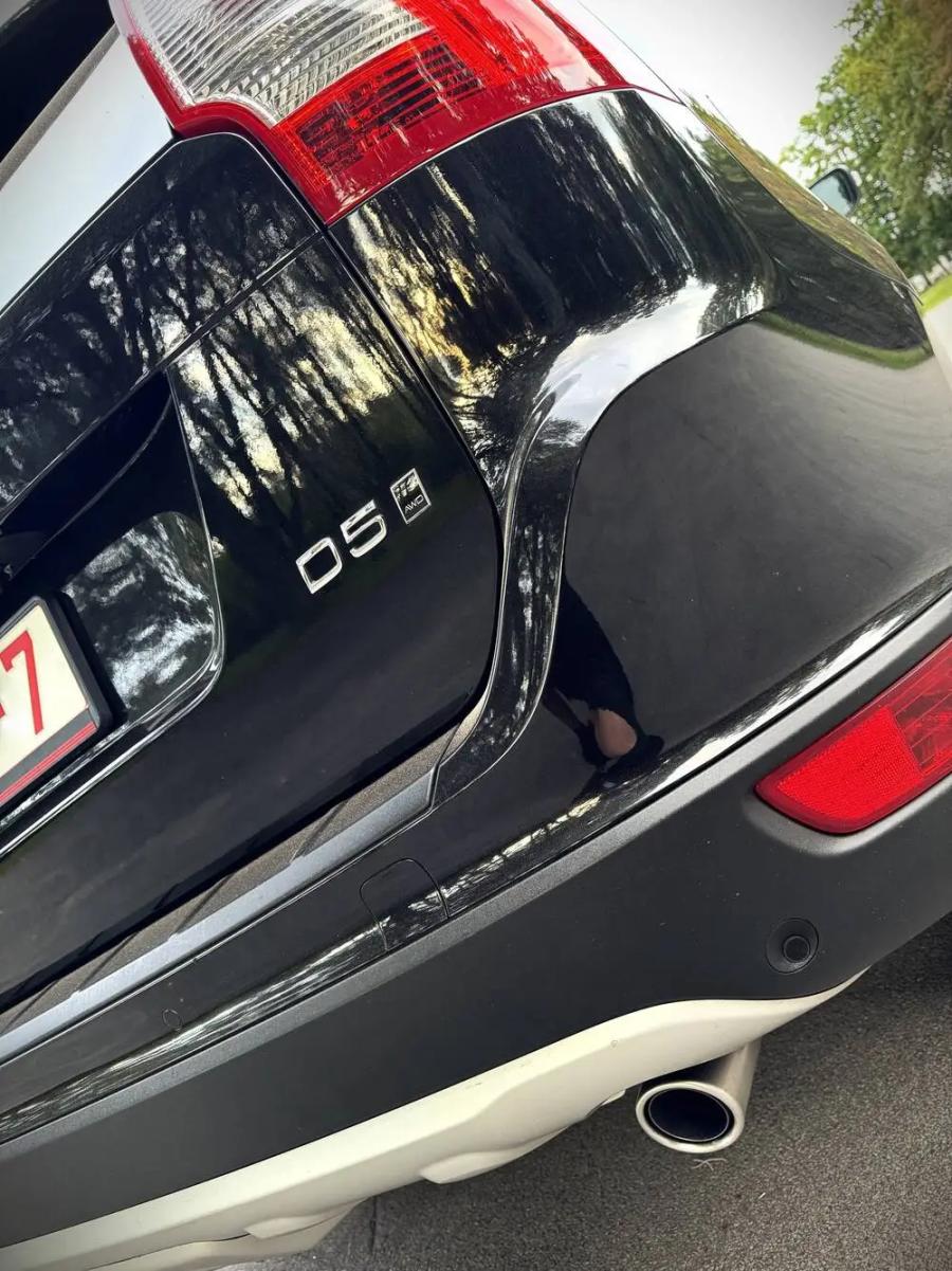 Black Volvo XC60 2011 in Jurmala, with an engine capacity of 2.40 L and mileage of 261 thousand km for 9995 €, photo 16 on AUTOMOTO.COM.LV