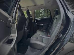 Black Volvo XC60 2011 in Jurmala, with an engine capacity of 2.40 L and mileage of 261 thousand km for 9995 €, photo 18 on AUTOMOTO.COM.LV
