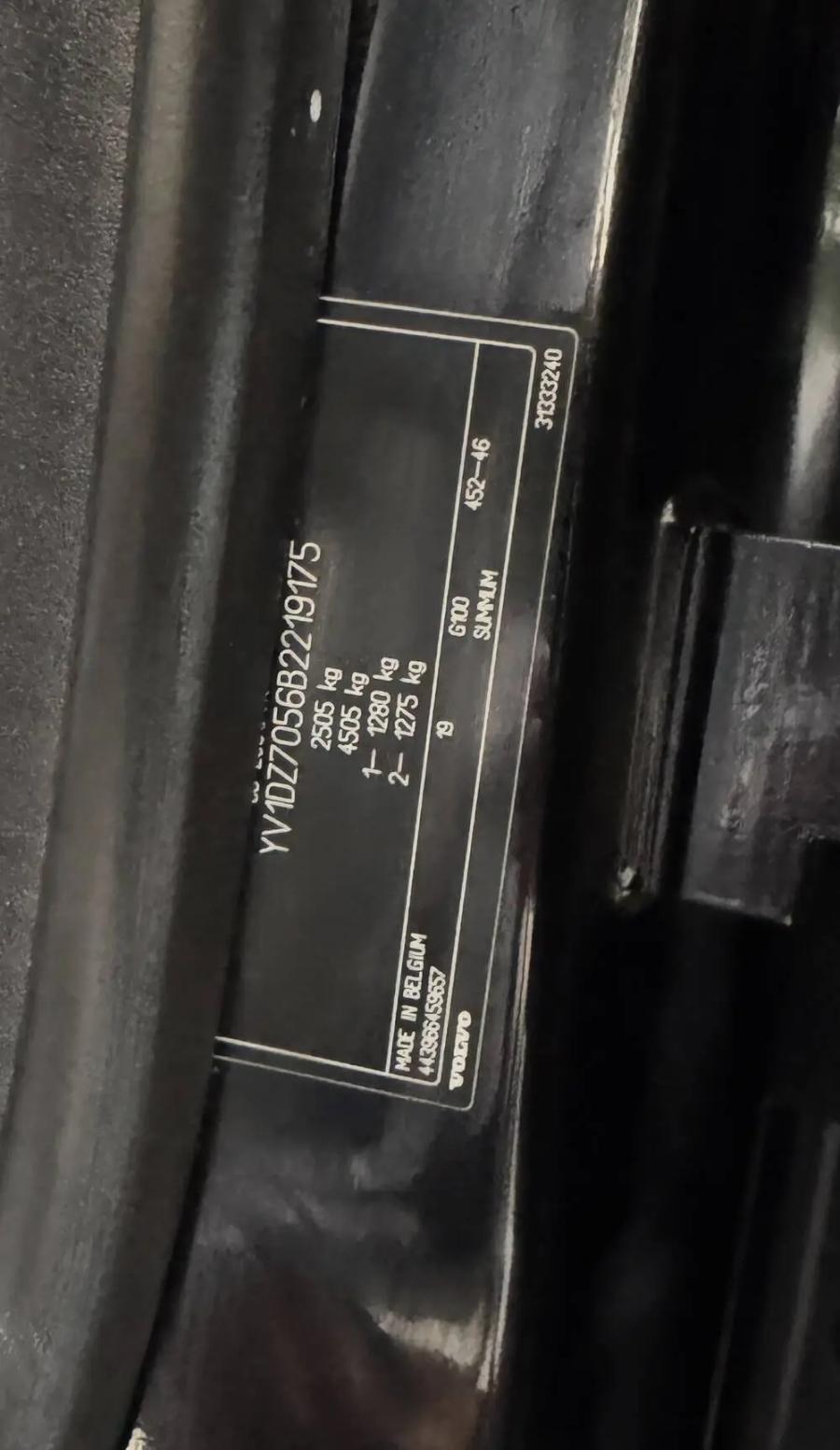 Black Volvo XC60 2011 in Jurmala, with an engine capacity of 2.40 L and mileage of 261 thousand km for 9995 €, photo 23 on AUTOMOTO.COM.LV