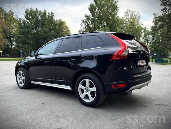 Melns Volvo XC60 2011 Jūrmala, ar dzinēja tilpumu 2.40 L un nobraukumu 261 tūkst. km par 9995 €, foto 8 vietnē AUTOMOTO.COM.LV