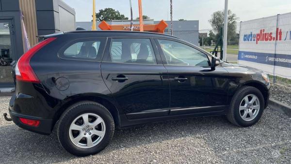 Melns Volvo XC60 2011 Marijampole, ar dzinēja tilpumu 2.40 L un nobraukumu 284 tūkst. km par 8990 €, foto 8 vietnē AUTOMOTO.COM.LV