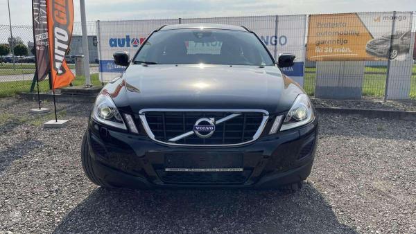 Melns Volvo XC60 2011 Marijampole, ar dzinēja tilpumu 2.40 L un nobraukumu 284 tūkst. km par 8990 €, foto 9 vietnē AUTOMOTO.COM.LV