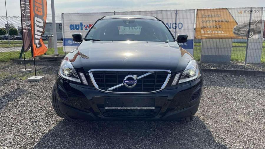 Black Volvo XC60 2011 in Marijampole, with an engine capacity of 2.40 L and mileage of 284 thousand km for 8990 €, photo 10 on AUTOMOTO.COM.LV